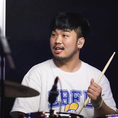 김창윤 Cy Blueskim • Threads Say More