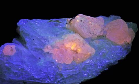 These Enigmatic “yooperlites” Found In Michigan Reveal A Luminous