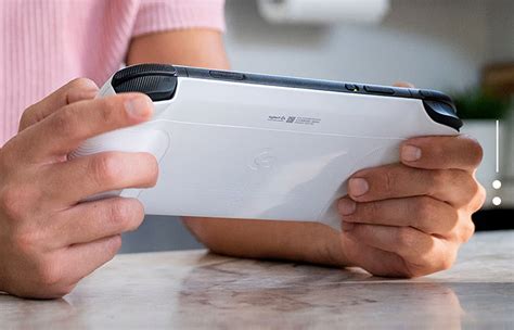 로지텍의 신형 휴대용 클라우드 게임기 G 게이밍 이미지 등장 Techg