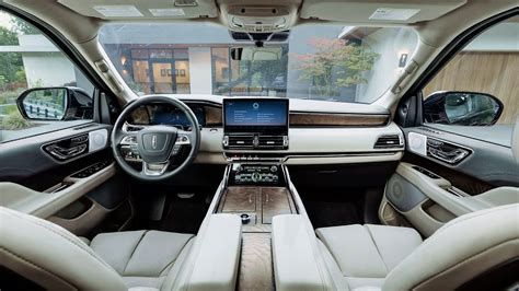 Lincoln Navigator 2022 Interior
