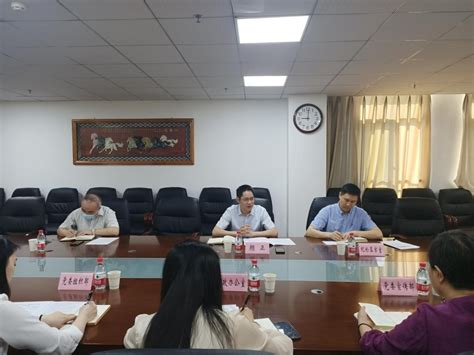 【综合新闻】学院纪委书记颜正主持召开廉政风险防控和廉洁文化建设调研座谈会 重庆工业职业技术学院