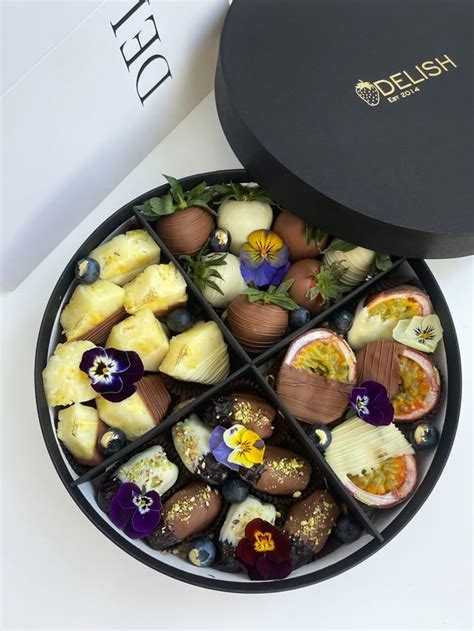 Фрукты в шоколаде в 2023 г Фрукты в шоколаде Клубника в шоколаде Шоколад