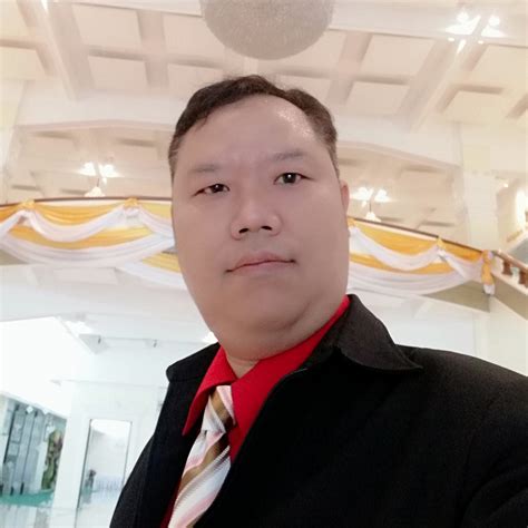 ปีที่แล้วถ่ายรูปตัวเองไว้ก่อนเริ่มงาน ภูธิชย์ งั้นเจริญ Facebook