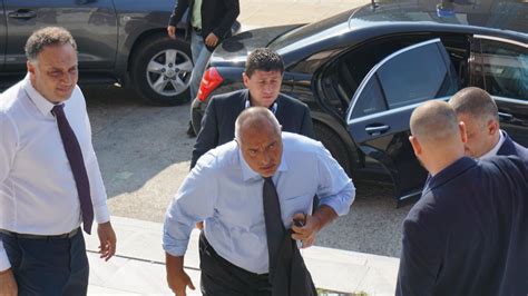 Премиерът Бойко Борисов пристигна в Община Варна галерия Новини бг