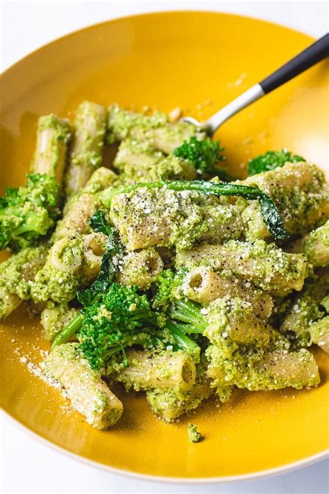 Vegan Broccoli Pesto Pasta Recipe