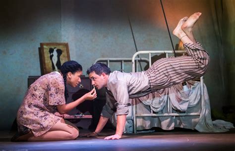 【话剧】卡夫卡的变形记 Kafkas Metamorphosis 自制字幕 盛堪白 剧。 哔哩哔哩视频