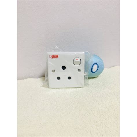 Schneider 15a 20a 250w Round Pin Water Heater Switch Socket Outlet