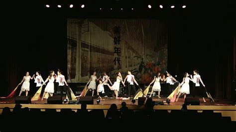 北一女中綠衣使節第六屆 [2017 11 3] 今天的社課很榮幸邀請到翻譯 Tony Tsou來分享關於口譯及語言的種種～ Tony 高中畢業於美國俄亥俄州的 New Albany 高中