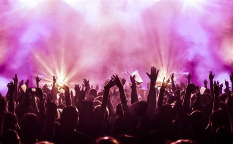 Top 12 Tiktok Dance Challenges To Rock The Lollapalooza Mainstage Vibes