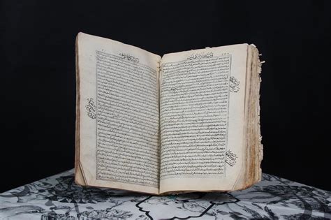 یک نسخه کتاب چاپ سنگی به کتابخانه‌های عمومی استان مرکزی اهدا شد وزارت فرهنگ و ارشاد اسلامی