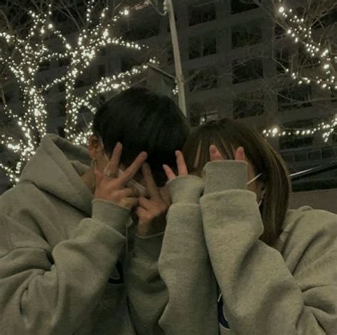 Cute Couples Goals에 있는 Teegan님의 핀 한국 커플 가장 친한 친구 사진 귀여운 커플 사진