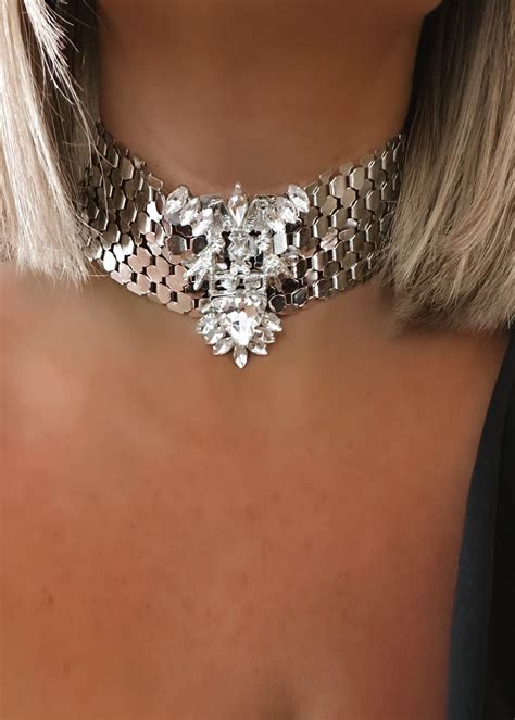Gianna Statement Choker Pebby Forevee