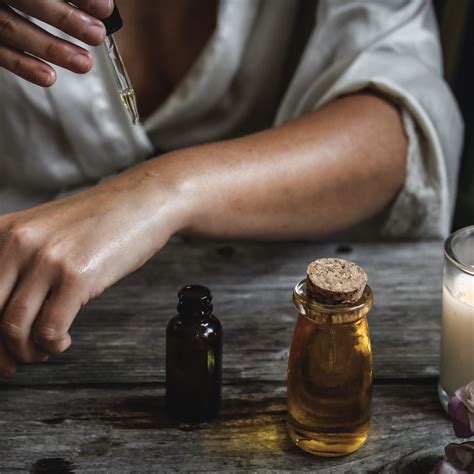 Benefits Of Self Abhyanga Ayurvedic Oil Massage Light Centre