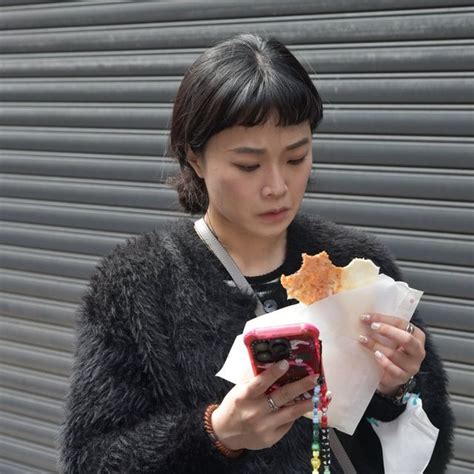 為了讓自己記住 下次不能再唸錯 犰狳 拼音qiú yú 注音ㄑㄧㄡˊ ㄩˊ 是有殼的哺乳動物 然後 會接球球好可愛