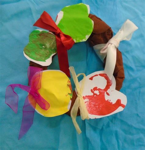 5ο ΝΗΠΙΑΓΩΓΕΙΟ ΚΑΛΑΜΑΤΑΣ ΣΤΕΦΑΝΙ ΜΕ ΑΠΟΤΥΠΩΜΑΤΑ ΑΠΟ ΜΗΛΑ