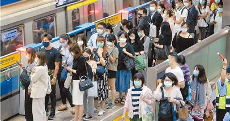 疫情最快下月降級！4／10取消住院陪病篩檢 搭車摘口罩可能時間曝 生活 Ctwant