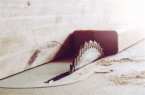 가구 원형 톱의 톱 세부 사항입니다 절단 나무를 위한 원형 보았다입니다 0명에 대한 스톡 사진 및 기타 이미지 0명 가구 강철 Istock