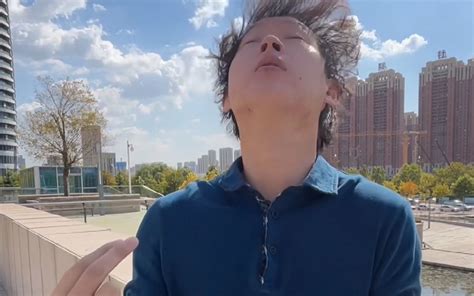 《遇事不慌，暴打小张》 小李与小手 小李与小手 哔哩哔哩视频