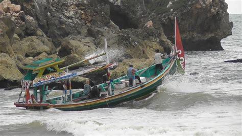 Suddenly The Waves Came To Puger Beach Youtube
