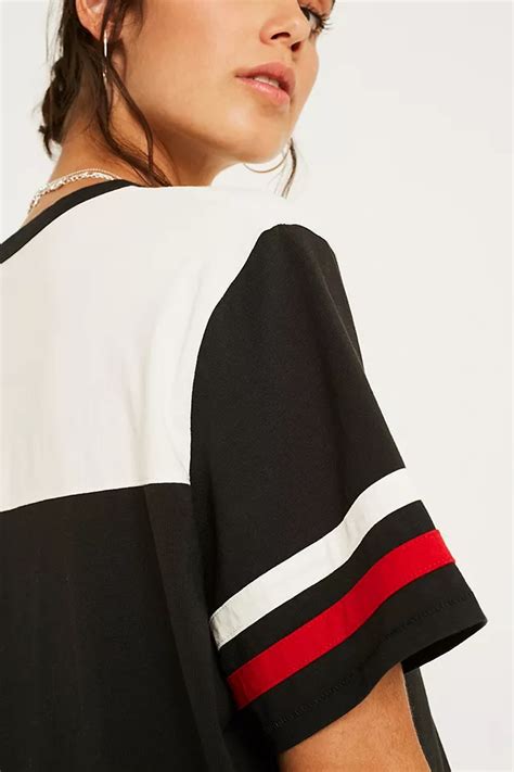 Camiseta Con El Logotipo De Wrangler Ruby Urban Outfitters Es