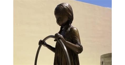 Нашенка е арестувана в Кипър за кражба на статуя