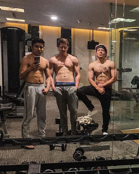 Pamer Badan Kekar 10 Potret Atta Halilintar Yang Bikin Melongo