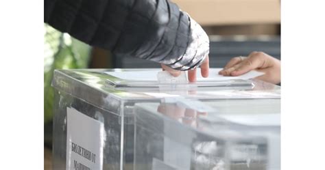 Част от Враца е без ток броят бюлетини на фенерчета