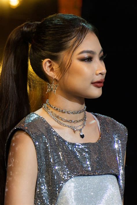 Bini Colet In Quick Picture Bloom