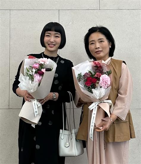 용산미용실 제이드뷰티 원장 김상희 얼굴형을 예쁘게 컨투어링해주는 페이스프레이밍 레이어드커트에 유니크함을 더해주는 빈티지펌 또는 결개선 볼륨매직c컬펌으로 손질까지도 정말