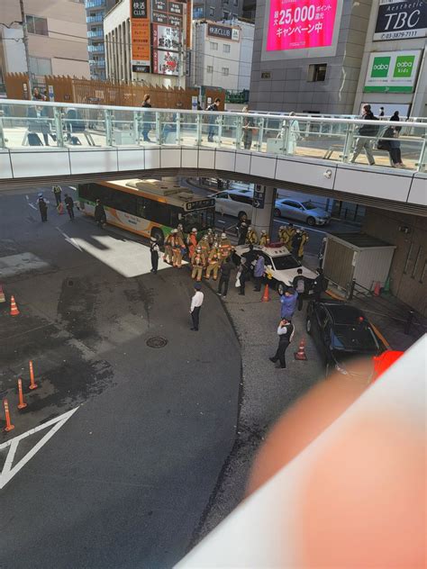 【事件・事故か】北千住に消防車や警察集結し都バス囲む 現地画像まとめ 北千住駅付近 まとめダネ！