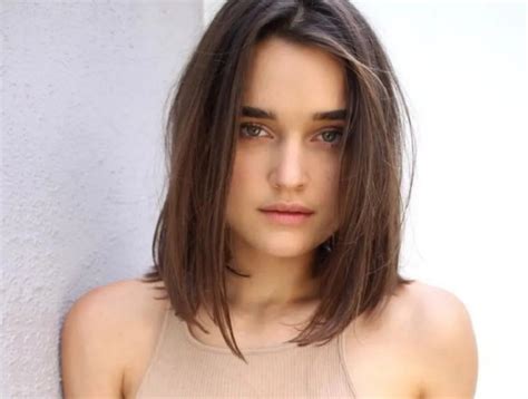 Who Is Katie Harrisons Partner The Model Sparks Dating Rumors Otakukart