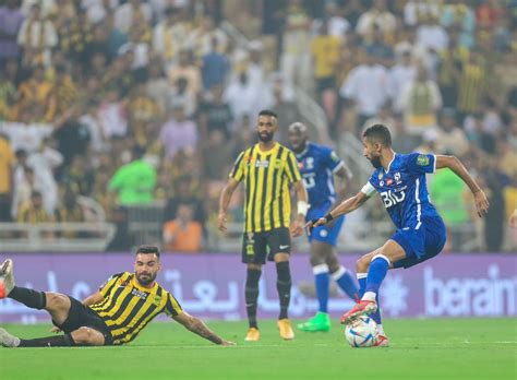 التعادل السلبي ينهي الشوط الأول بين الهلال والاتحاد بنصف نهائي كأس خادم