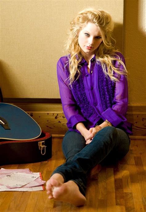 Taylor Swifts Legs And Feet 23 Sexiest Celebrity Legs And Feet