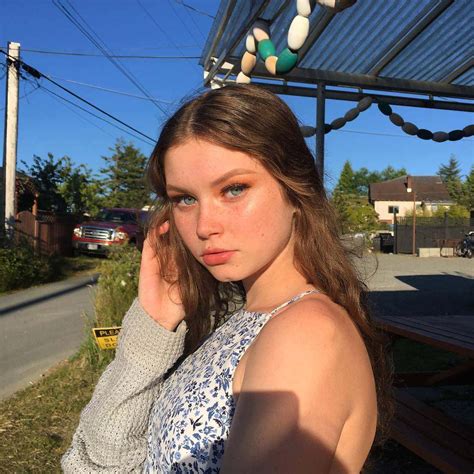 Lily Alexander Scrolller