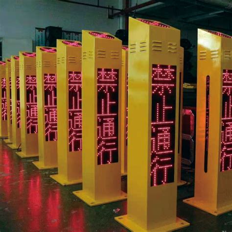 信号灯 道路交通信号灯 热熔涂料施工 道路反光标牌 道路标 划线涂料厂家 河南建元建设集团有限公司