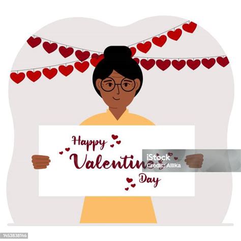 해피 발렌타인 데이와 빨간 하트라는 텍스트가 있는 포스터를 들고 있는 행복한 여자 사랑 개념입니다 해피 발렌타인 데이 벽지