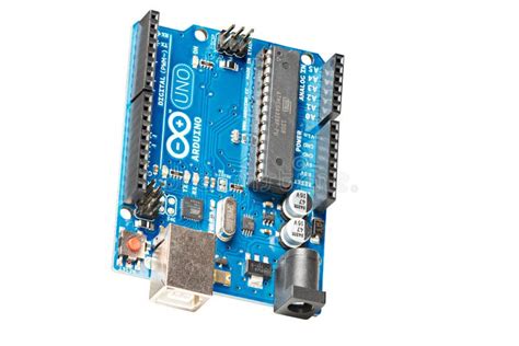 microcontrolador de arduino uno imagem editorial imagem de