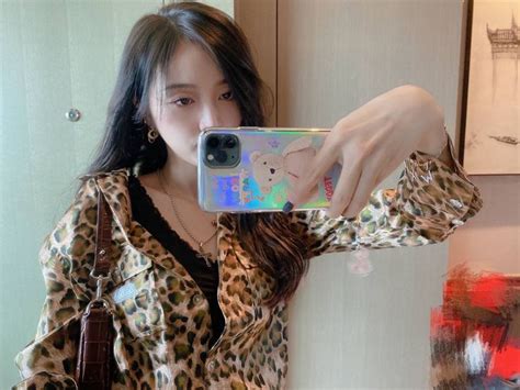 Ghim C A Jungkooks Earring Tr N Xuan Yi