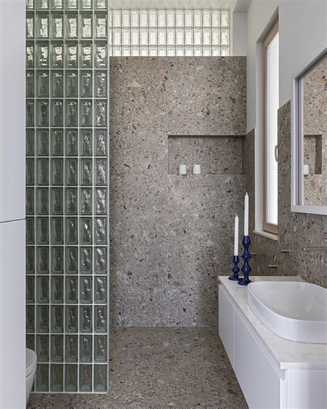 Стеклоблоки в ванной: тренды в дизайне и идеи для стильного интерьера ...