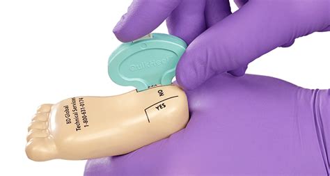 Bd Quikheel™ Safety Lancet