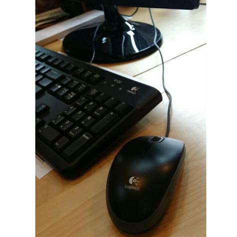 Desktop Computer Computers And Tech Parts And Accessories Networking On Carousell