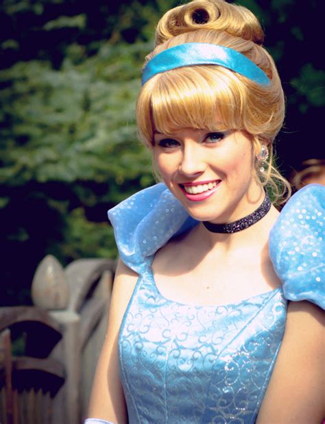 어른들의 동심도 지켜주는 디즈니랜드 훈훈주의 인스티즈 Instiz 이슈 카테고리