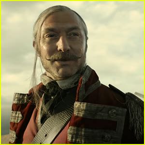 Jude Laws Captain Hook Sword Fights With Peter Pan In New Peter Pan