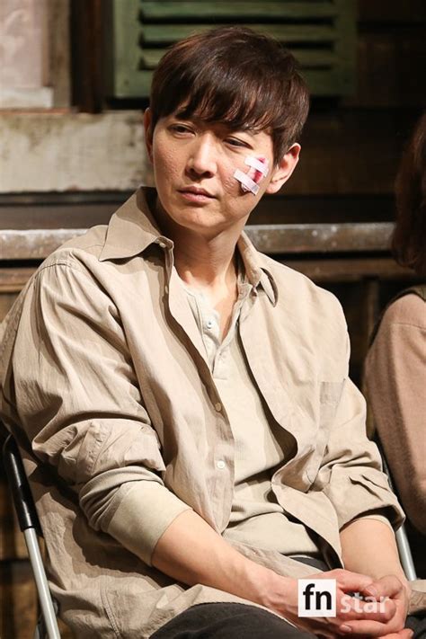 포토 이건명 ‘깊은 생각에 잠겨서 Fn스타