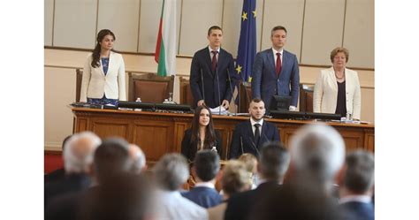 Двама нови народни представители положиха клетва