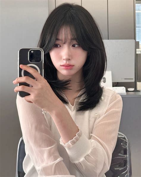 아이누 유다슬 레이어드펌 단발레이어드펌 사이드뱅 스킨브리운 깔끔한 라인에 적당한 레이어드는 부하지않은 볼륨감을 주어요 단발레이어드펌 ⠀ 은은하지만 확실하게 피부톤