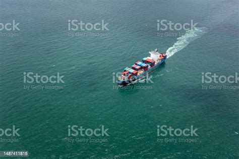 태평양 전역과 전 세계의 딜러와 소비자에게 수출 수산물을 수입하는 컨테이너 선 기업 및 산업 해상 화물 운송 0명에 대한 스톡 사진 및 기타 이미지 Istock