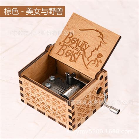 木制音乐盒复古雕刻手摇八音盒UV彩印万圣节圣诞快乐音乐盒 阿里巴巴