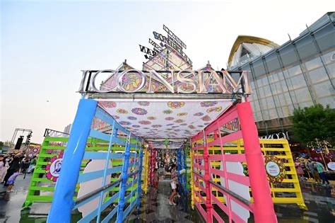 เริ่มแล้ว เทศกาลสงกรานต์ “ไอคอนสยาม” นักท่องเที่ยวทะลัก