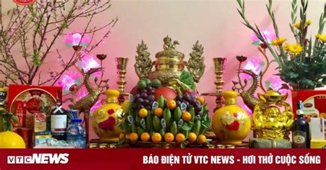Đặt đôi hạc trên bàn thờ nên quay vào nhau hay quay ra ngoài